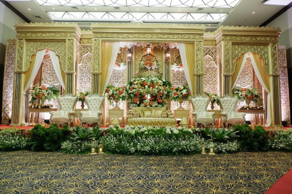 10 Ide Dekorasi Pelaminan Pernikahan yang Minimalis Di Rumah - IdeWedding